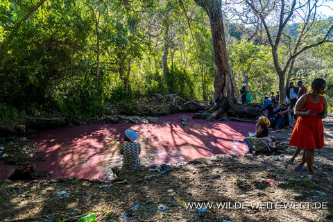 iOverlander | Isinuka Mud Caves and Sulfur Pools